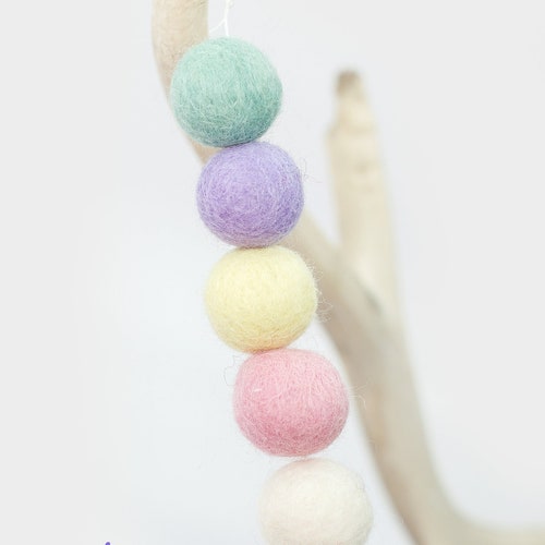 Tulips in Bloom spring Felt Ball Garland wool Felt Poms - Etsy