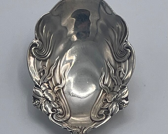 Antique Simpson, Hall, Miller & Co. Frontenac Lily Pattern Sterling ...