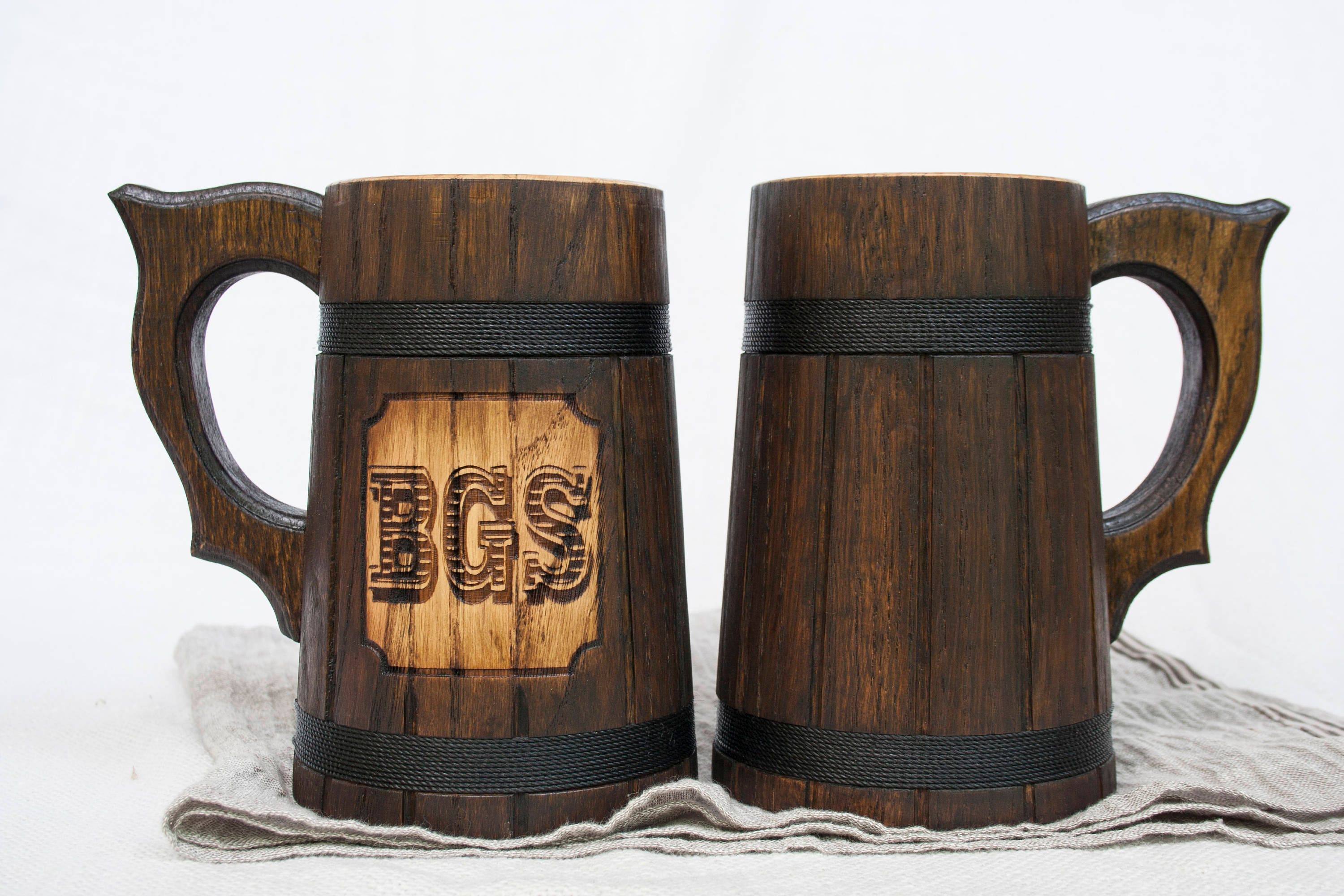 Set of 2 Personalized Oak Beer Mugs Groomsmen Beer Mugs Gift | Etsy