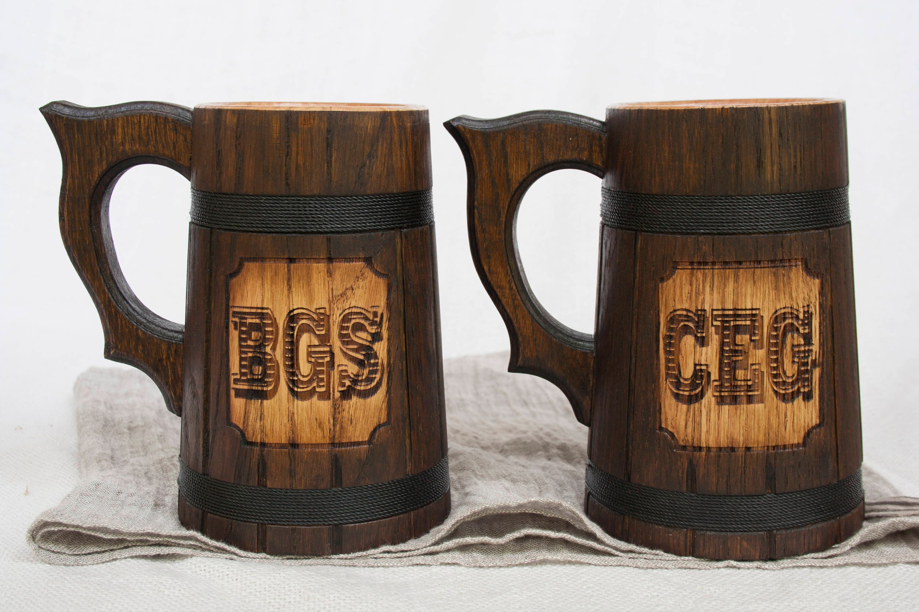 Set of 2 Personalized Oak Beer Mugs Groomsmen Beer Mugs Gift | Etsy