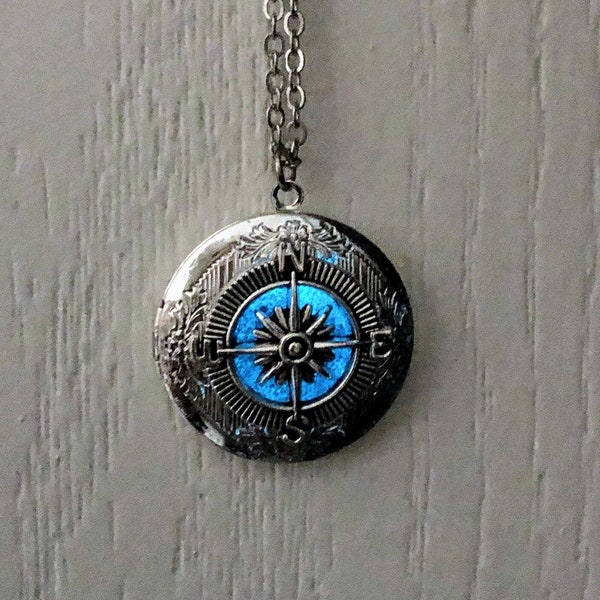 Compass Locket - Etsy