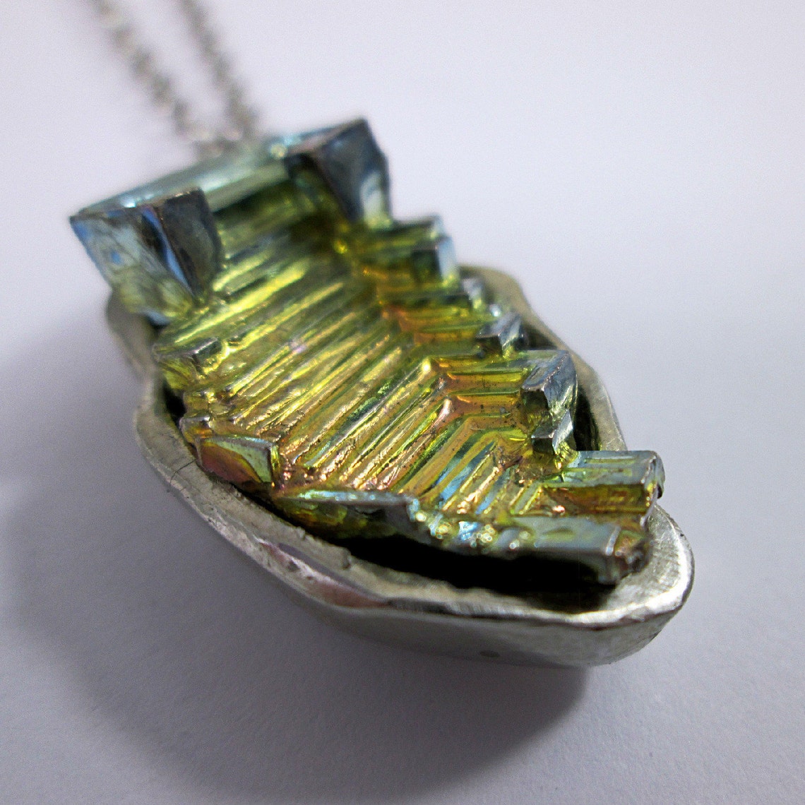 Collar colgante de hoja de bismuto de oro collar de cristal - Etsy España