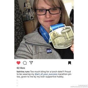 Marathon Runner Enamel Pin Badge, Marathon Gift, Gift for Runner ...