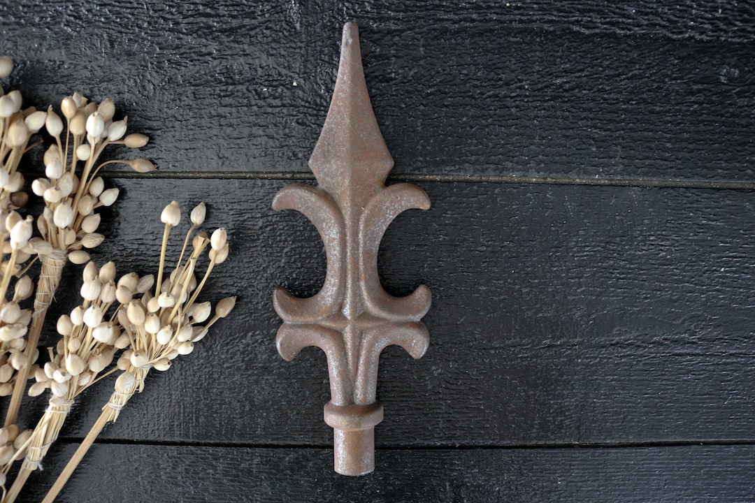Trident Spear Shape Fence Caps, Quad Flare Iron Post Caps, Garden Lawn ...