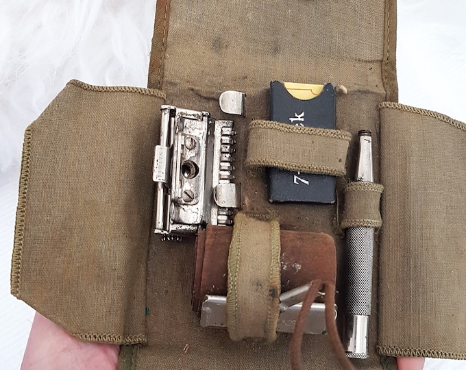 WW1 Soldiers Military Issue Field Shaving Kit, in Original Canvas ...