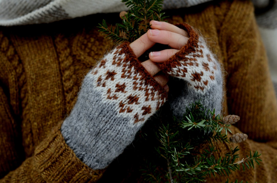 PDF PATTERN - Wood Folk Fingerless Mittens S / L Sizes - Etsy