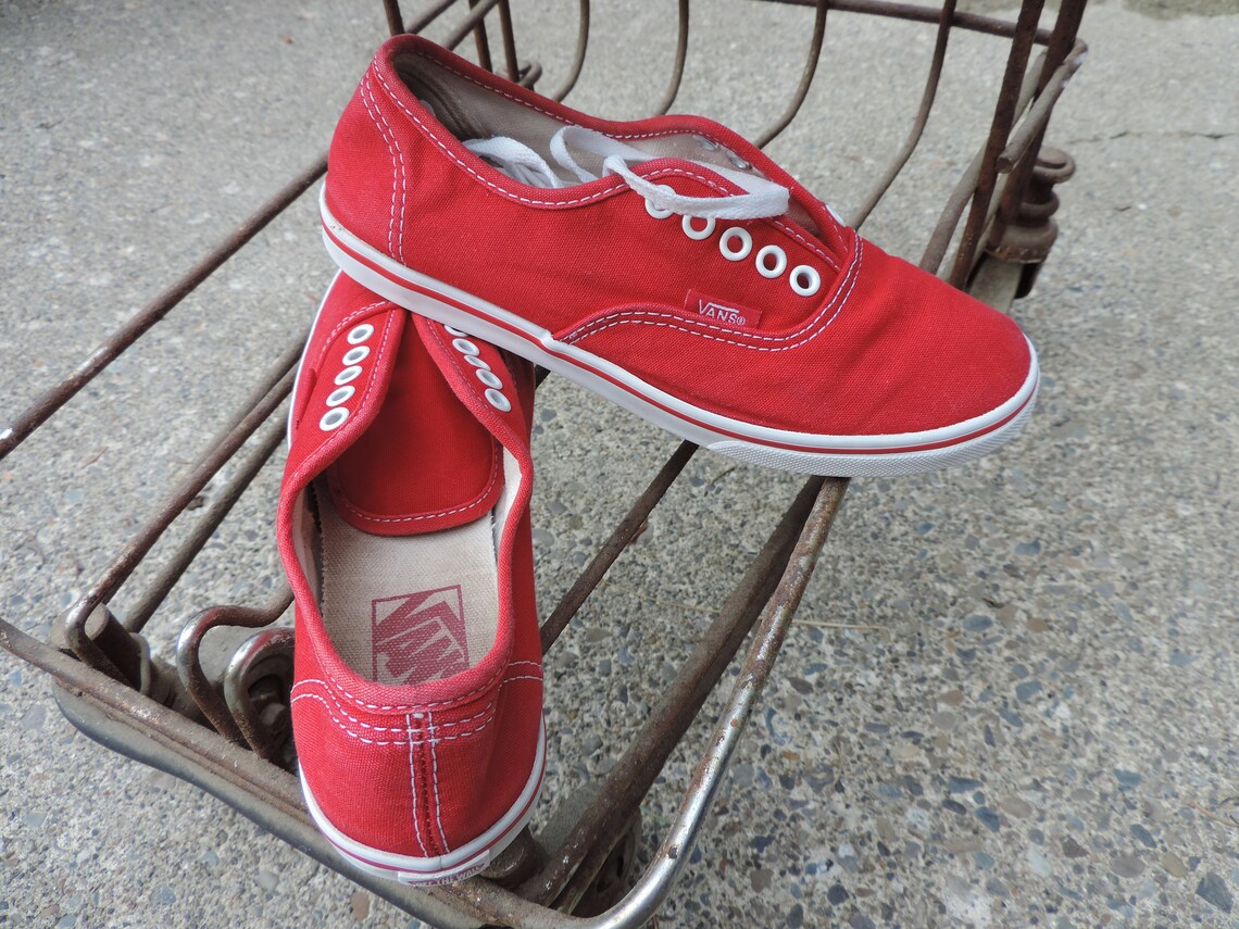 VANS Sneakers OFF THE Wall Red Canvas Shoes Lace up Kicks Size 5 - Etsy