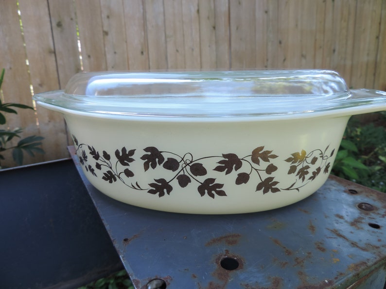 Vintage Pyrex Mid Century 2 1/2qt. Pyrex Golden Acorn Oval - Etsy