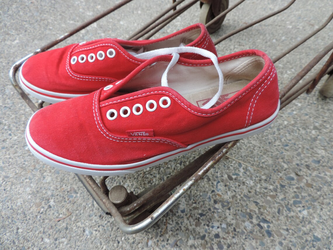 VANS Sneakers OFF THE Wall Red Canvas Shoes Lace up Kicks Size 5 - Etsy