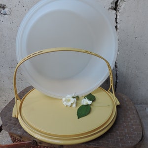 70's Tupperware Cake Server Tote Yellow Take Along Serving Storage ...