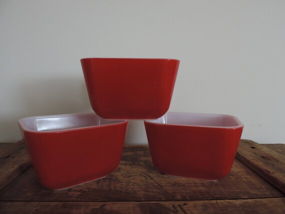 mini Pyrex baking dishes red and beige Vintage Pyrex refrigerator ...