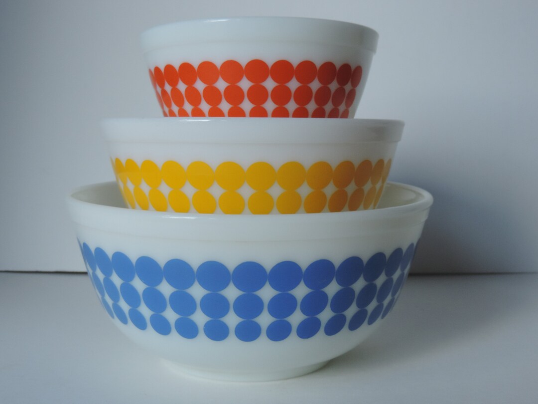 Vintage Pyrex Nesting Bowls Set of Three Dots Mixing Bowls Pyrex ...