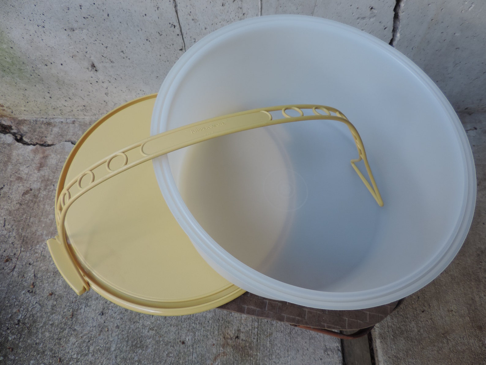 70's Tupperware Cake Server Tote Yellow Take Along Serving - Etsy
