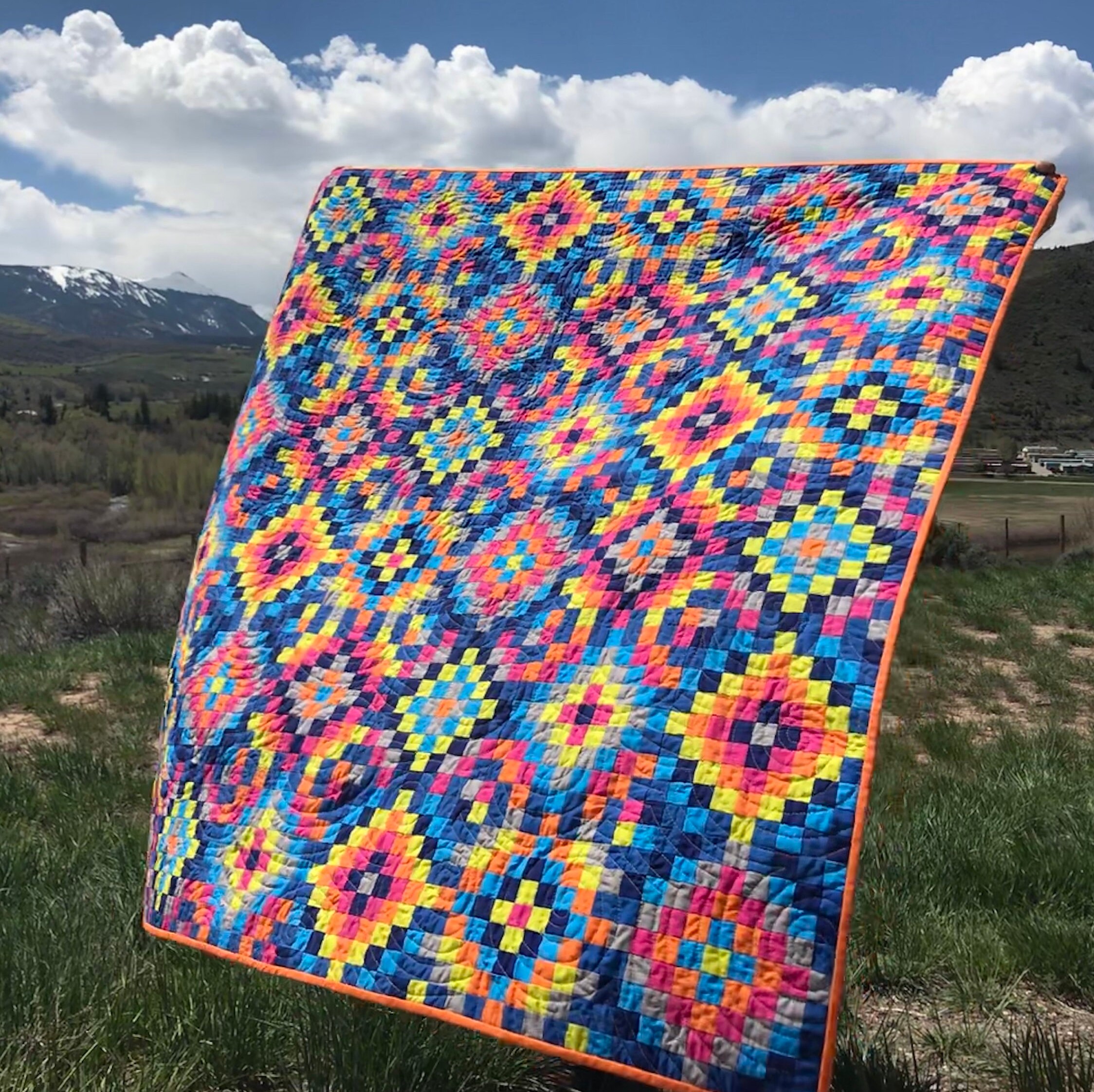 Printed quilt pattern - "World Tour" - one block, two constructions ...