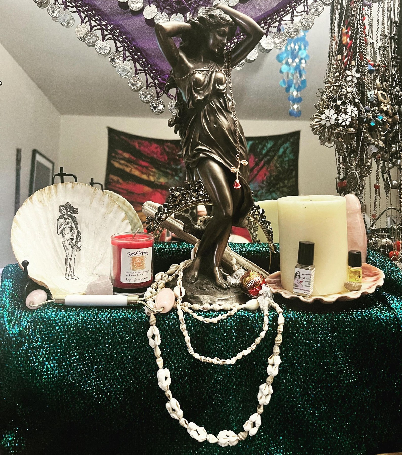 NEW Venus / Aphrodite Shell W Stand and Pouch - Etsy