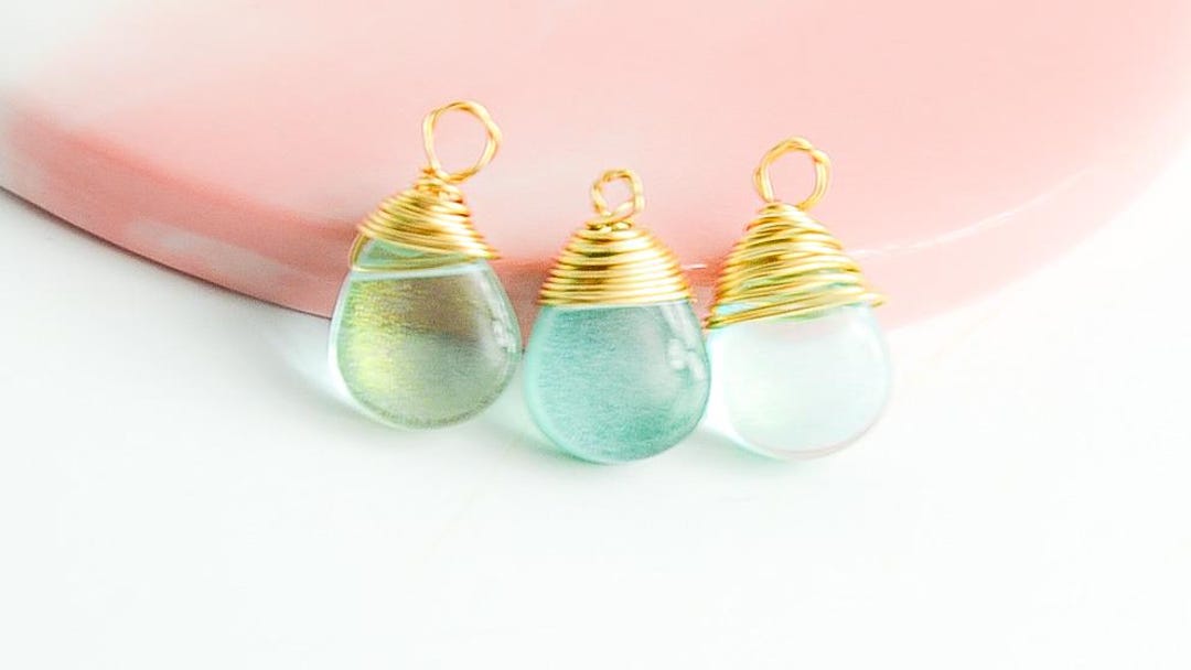 18x10mm Glass Teardrop Pendant, Smooth Colored Glass Teardrop in a ...