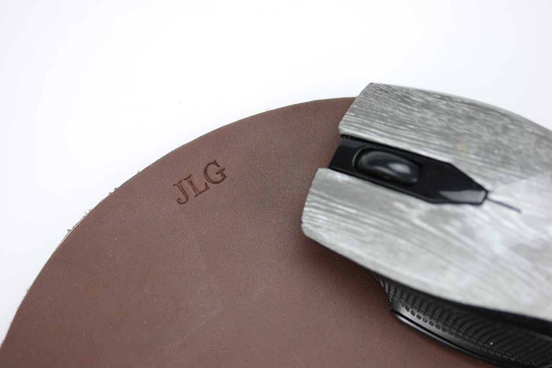 Round mouse pad dark brown Leather mouse pad Personalized | Etsy