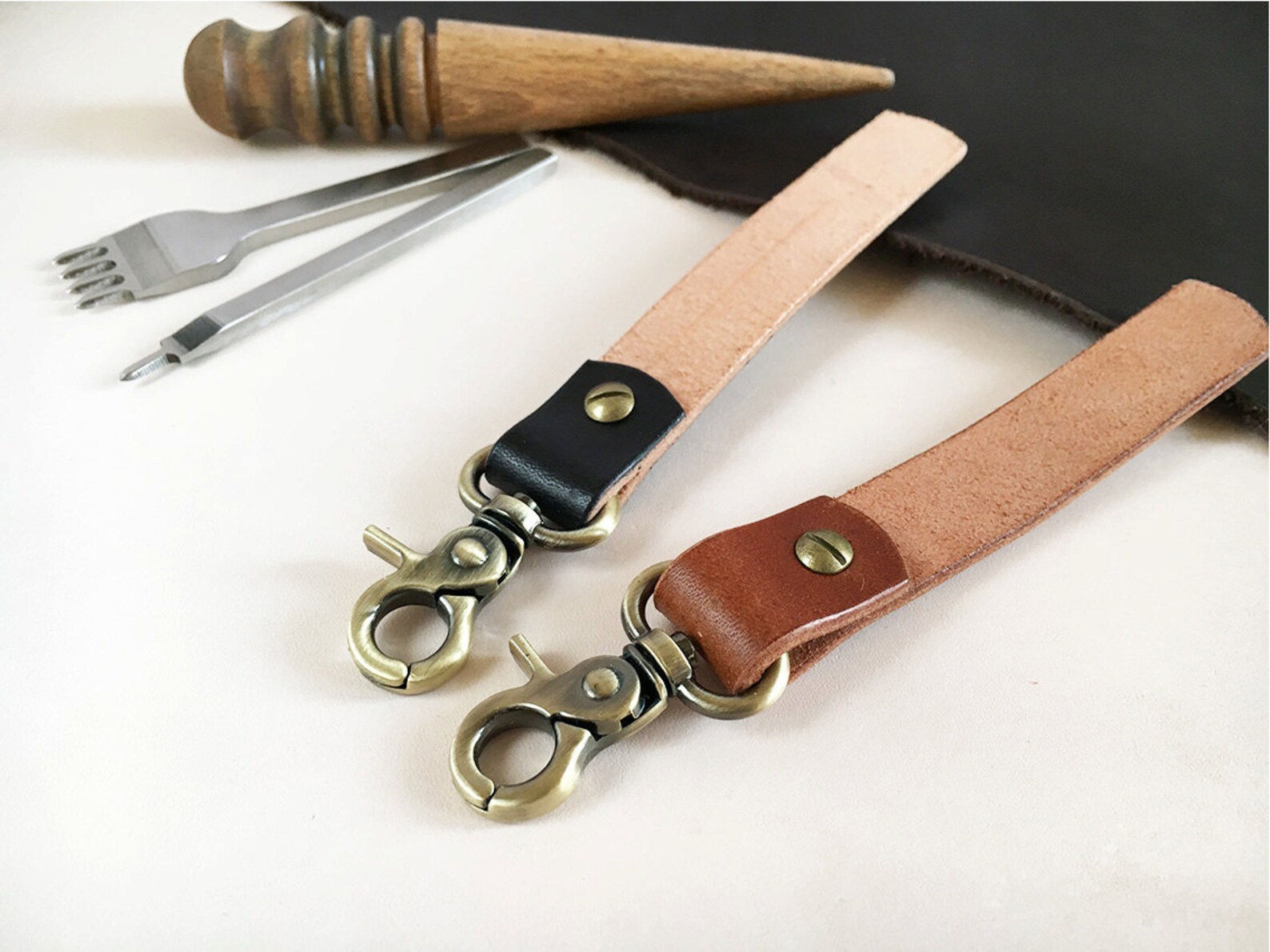Personalized Leather Key Holder Custom Leather Keychain Hand - Etsy
