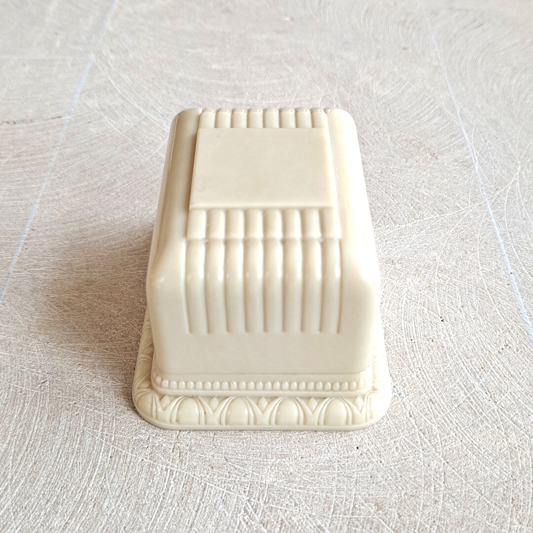 Antique Ring Box Vintage Ring Box, Cream Color With Blue Velvet ...