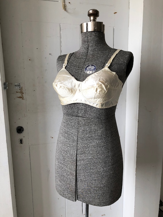 1940s 1950s Bullet Bra NWT Deadstock Unworn Pin-up Gi… - Gem