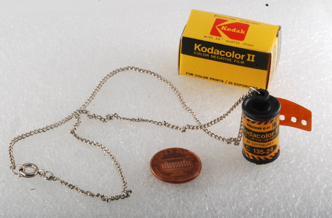 Vintage Kodak Kodacolor 2 Magazine Pendant With 16" Quality Chain NOS ...
