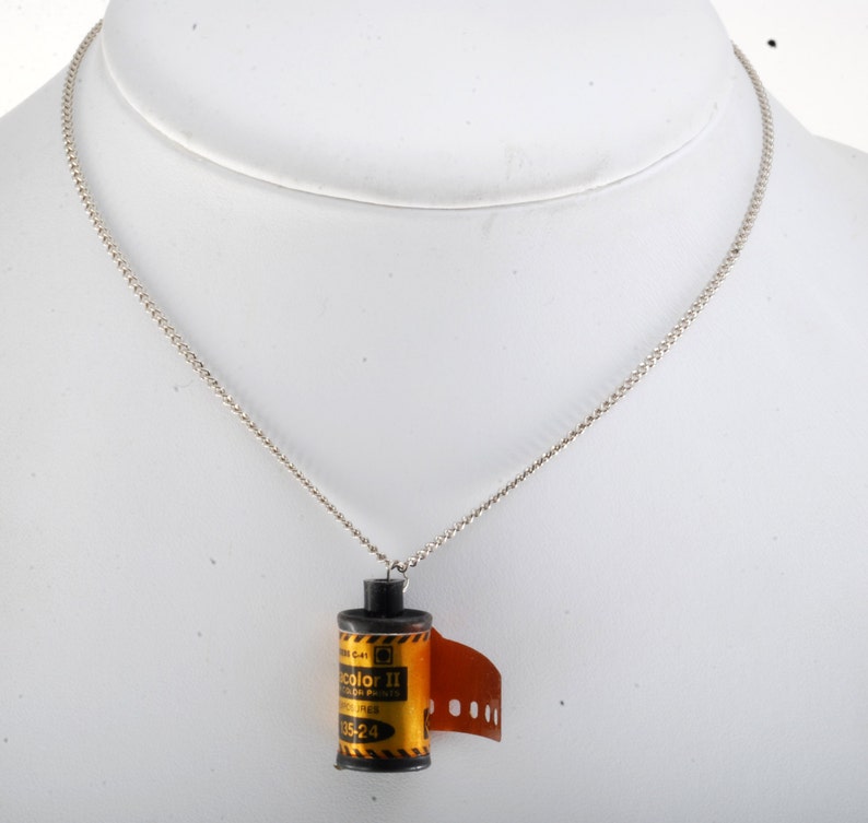 Vintage Kodak Kodacolor 2 Magazine Pendant With 16" Quality Chain NOS ...