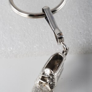 Vintage Signed "earth" Brand Silver Plated Metal Shoe Key Ring Chain ...