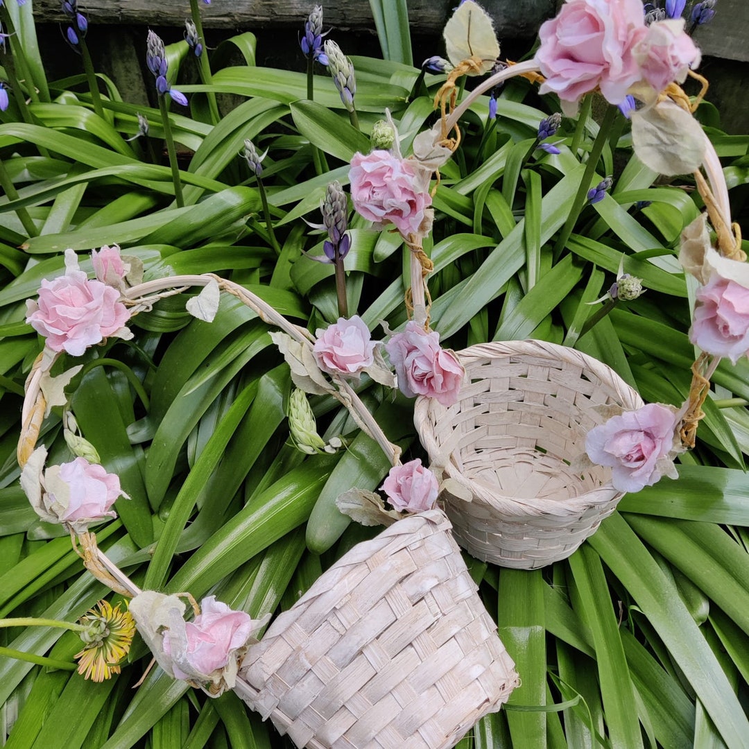 Flowergirl Wedding Confetti Baskets Shabby Chic White Wicker - Etsy