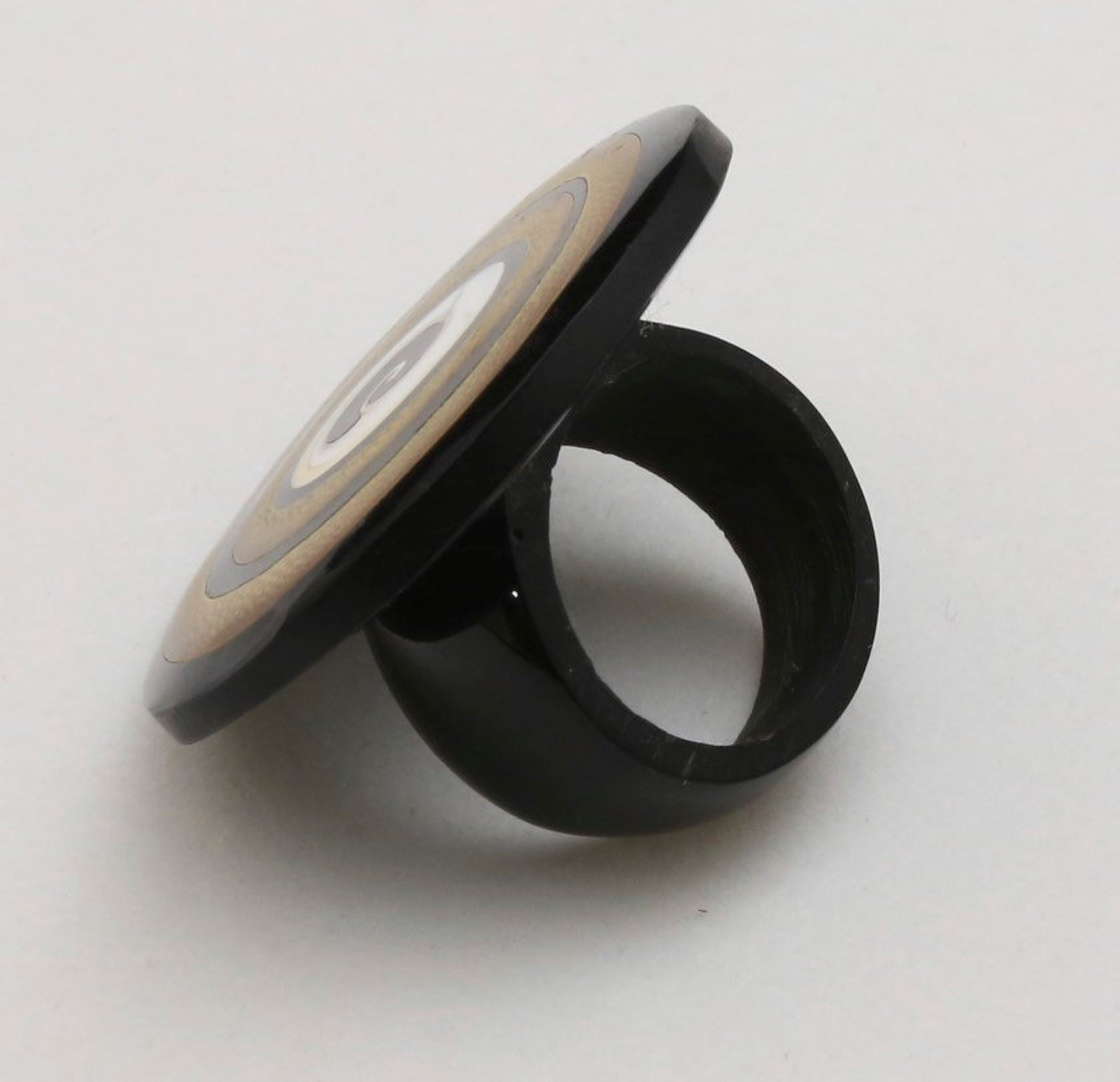 Vtg Whimsical Fun 70s Shell Swirl Ring Black Plastic Handmade Retro ...