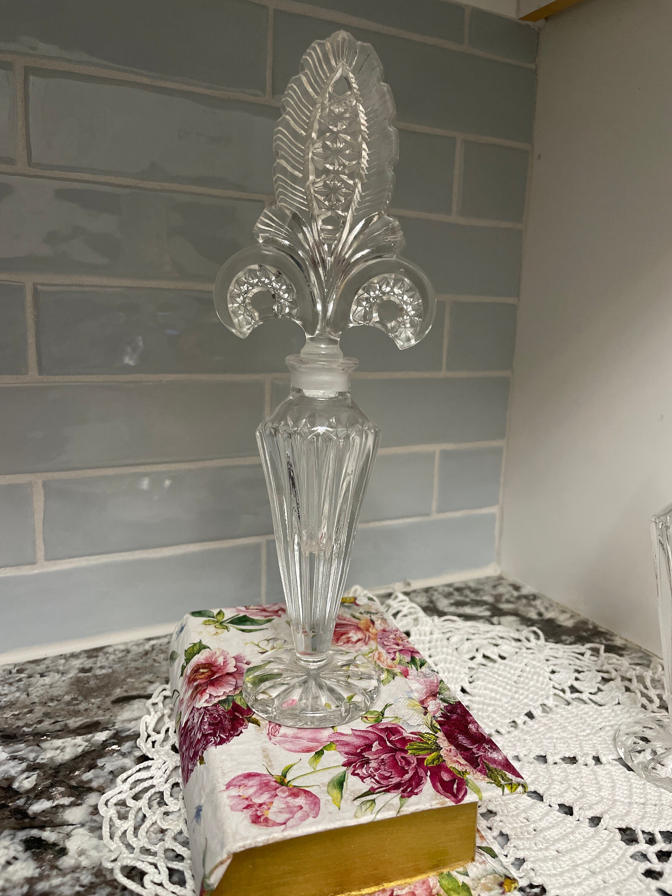 Set of 2 Antique Art Deco Glass Cut Perfume Bottle Glass Stopper Decor ...