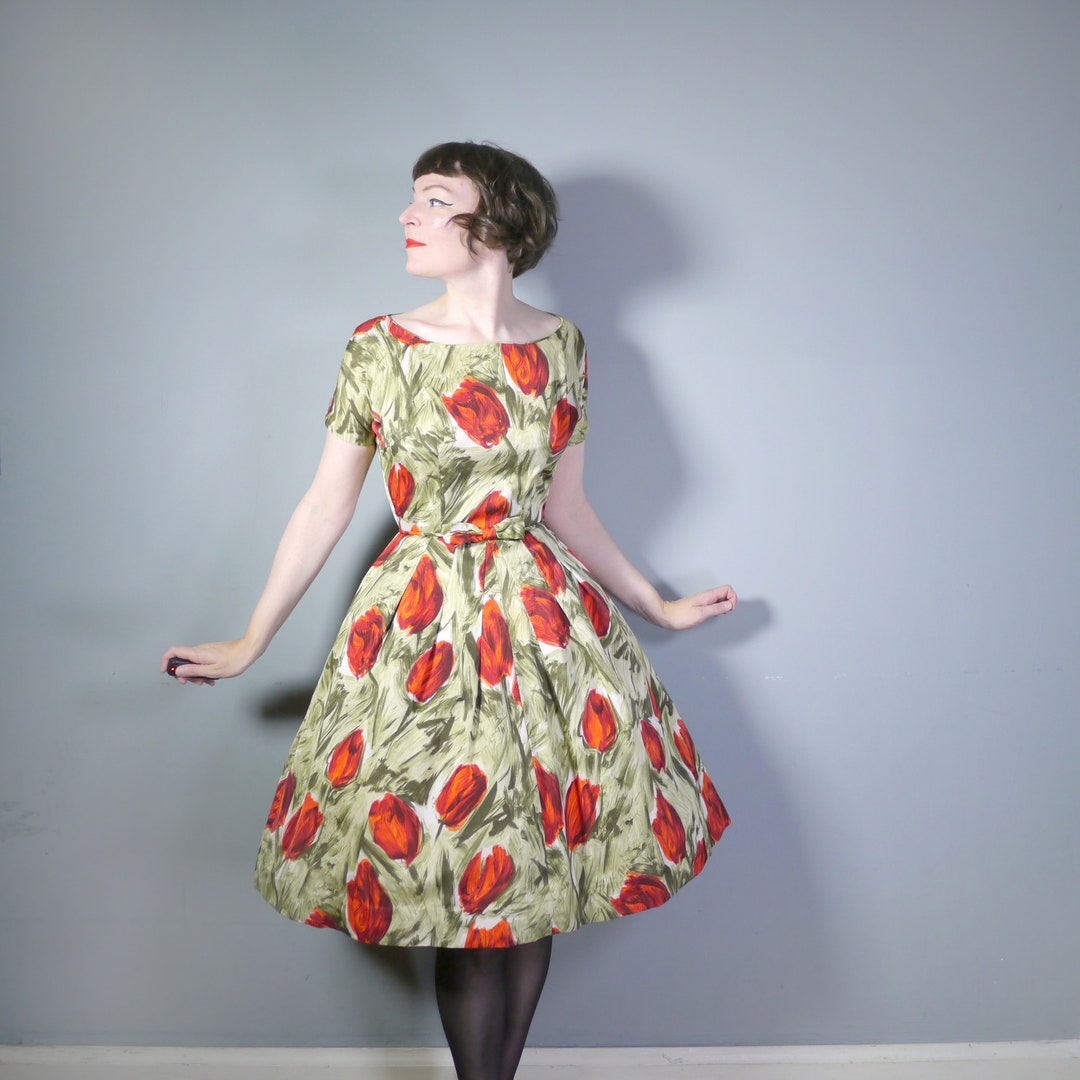 50s Green and Red FLORAL Dress With TULIP Print - Mid Century Full ...