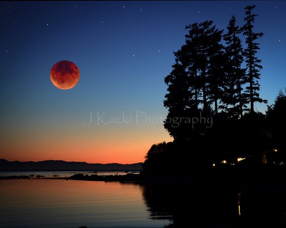 Blood Red Moon In Israel