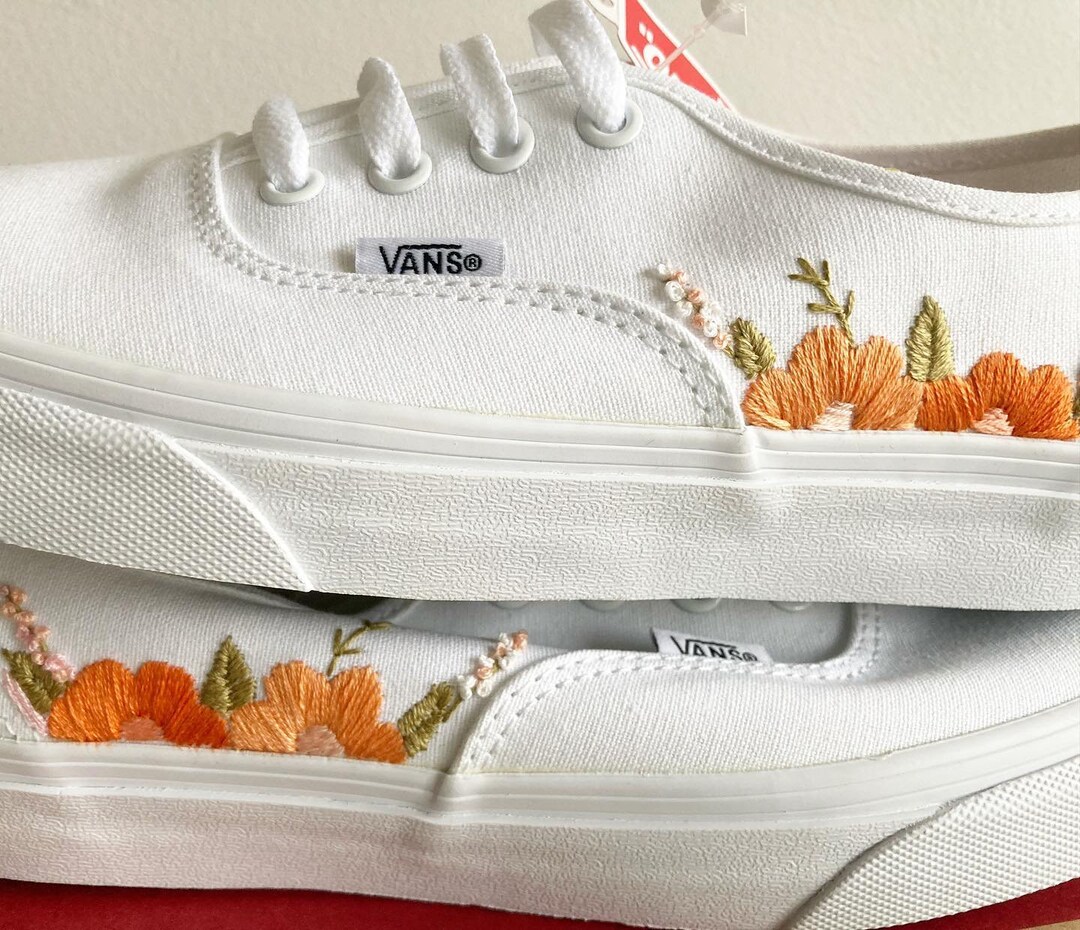 Daisy Custom Wedding Shoe, Custom Flower Wedding Sneaker, Custom Bridal ...