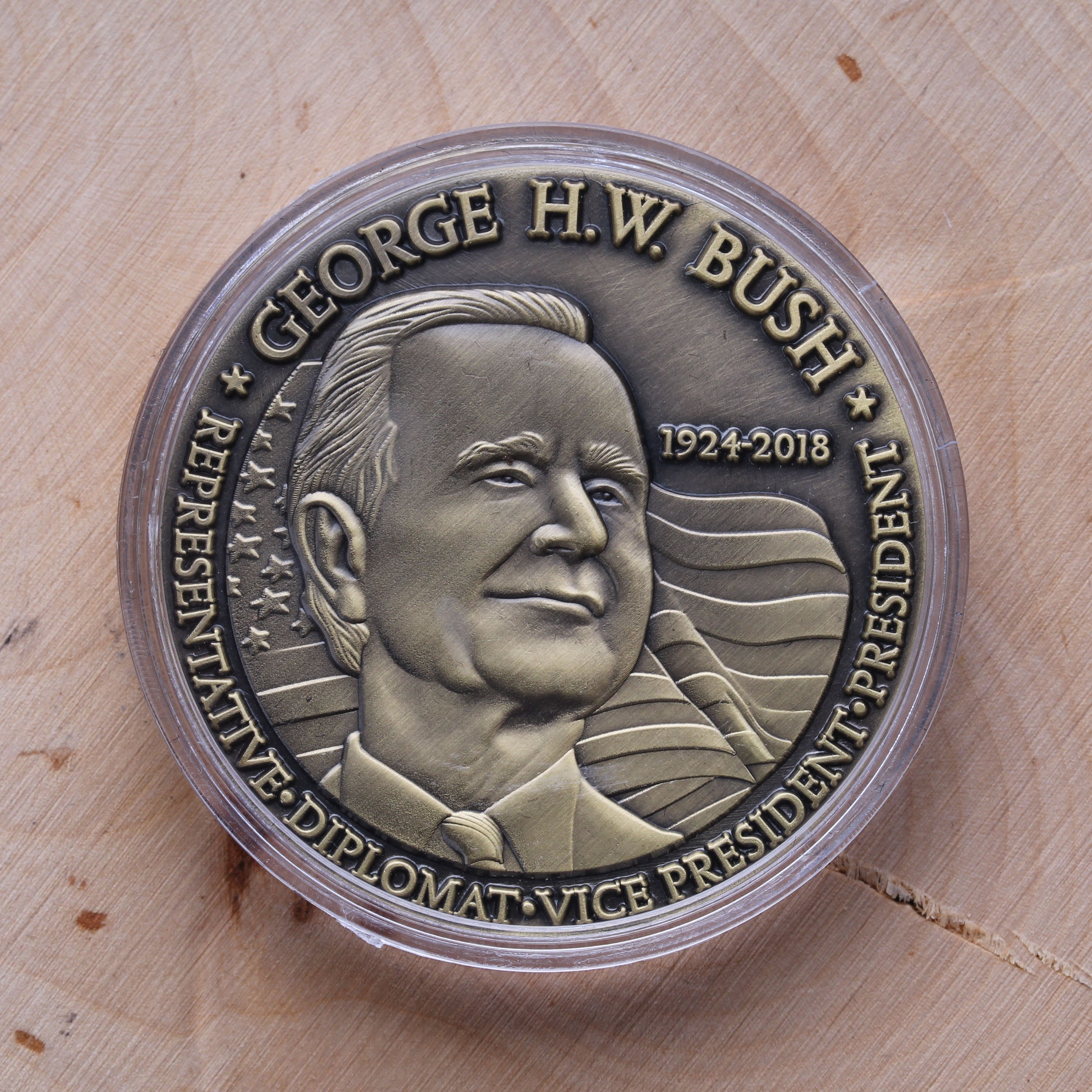 George H.W. Bush Commemorative Challenge Coin With Velvet | Etsy