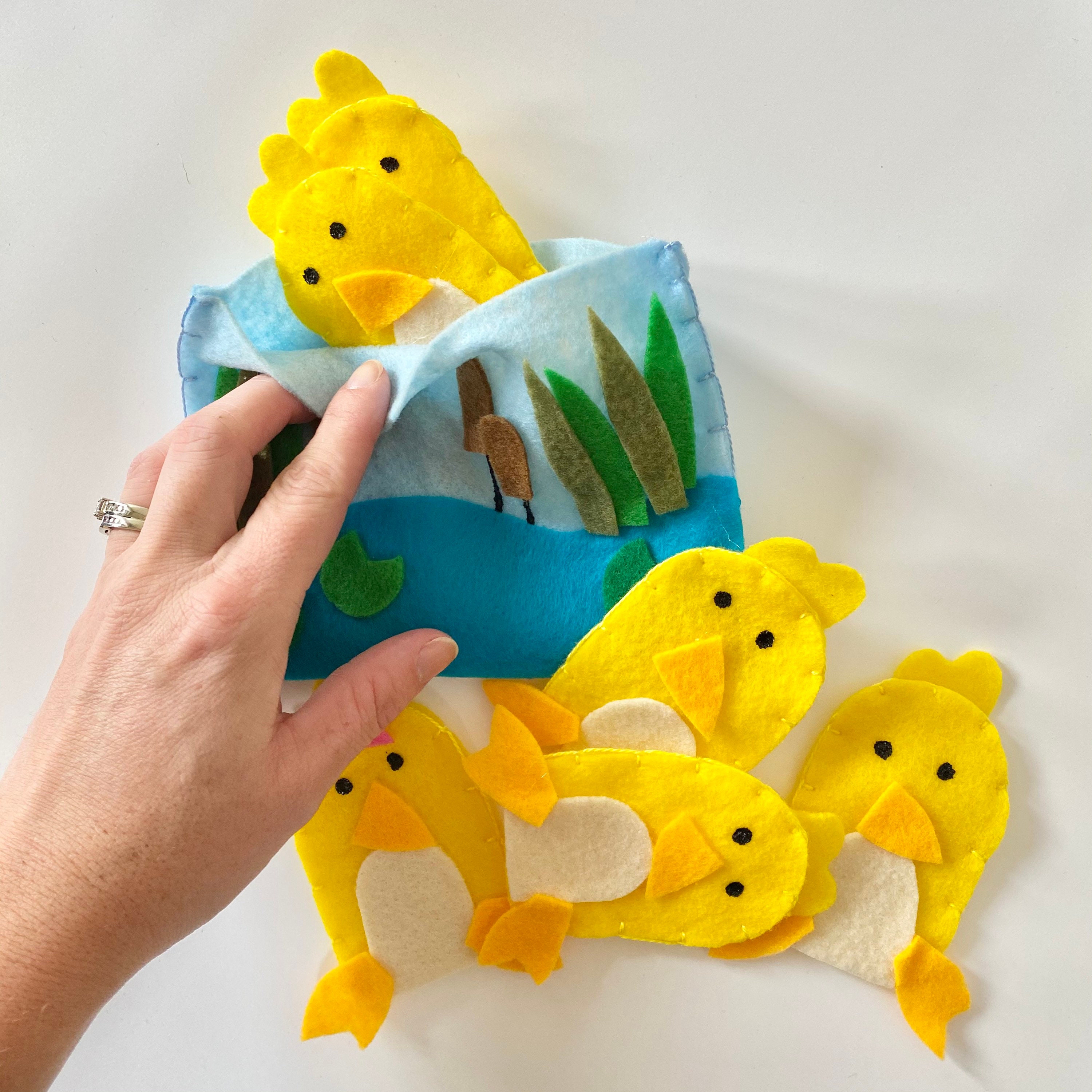 5 five Little Ducks Finger Puppet Set Felt Story Nursery - Etsy