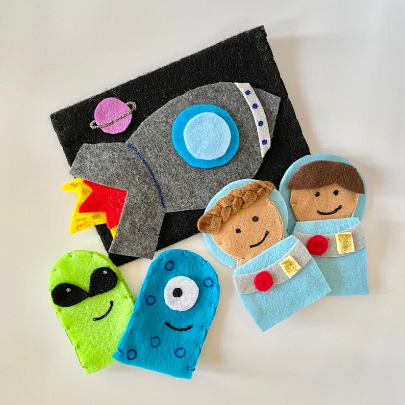 Space Astronaut and Alien Finger Puppet Set - Etsy