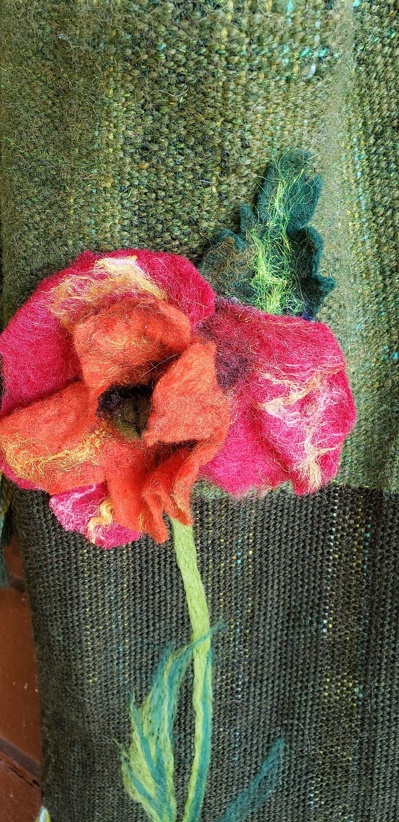 Green Scarf With Felted Poppy Flower. Hand Spun. Wet Wool - Etsy
