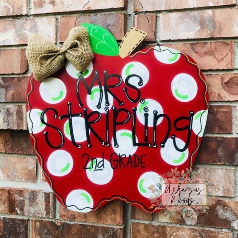 Apple Door Hanger - Etsy