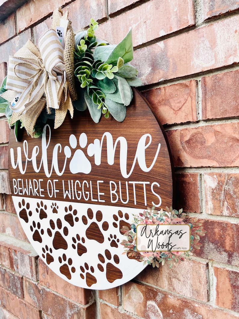 Wiggle Butts Dog Door Hanger: Paw Print Welcome Sign - Etsy