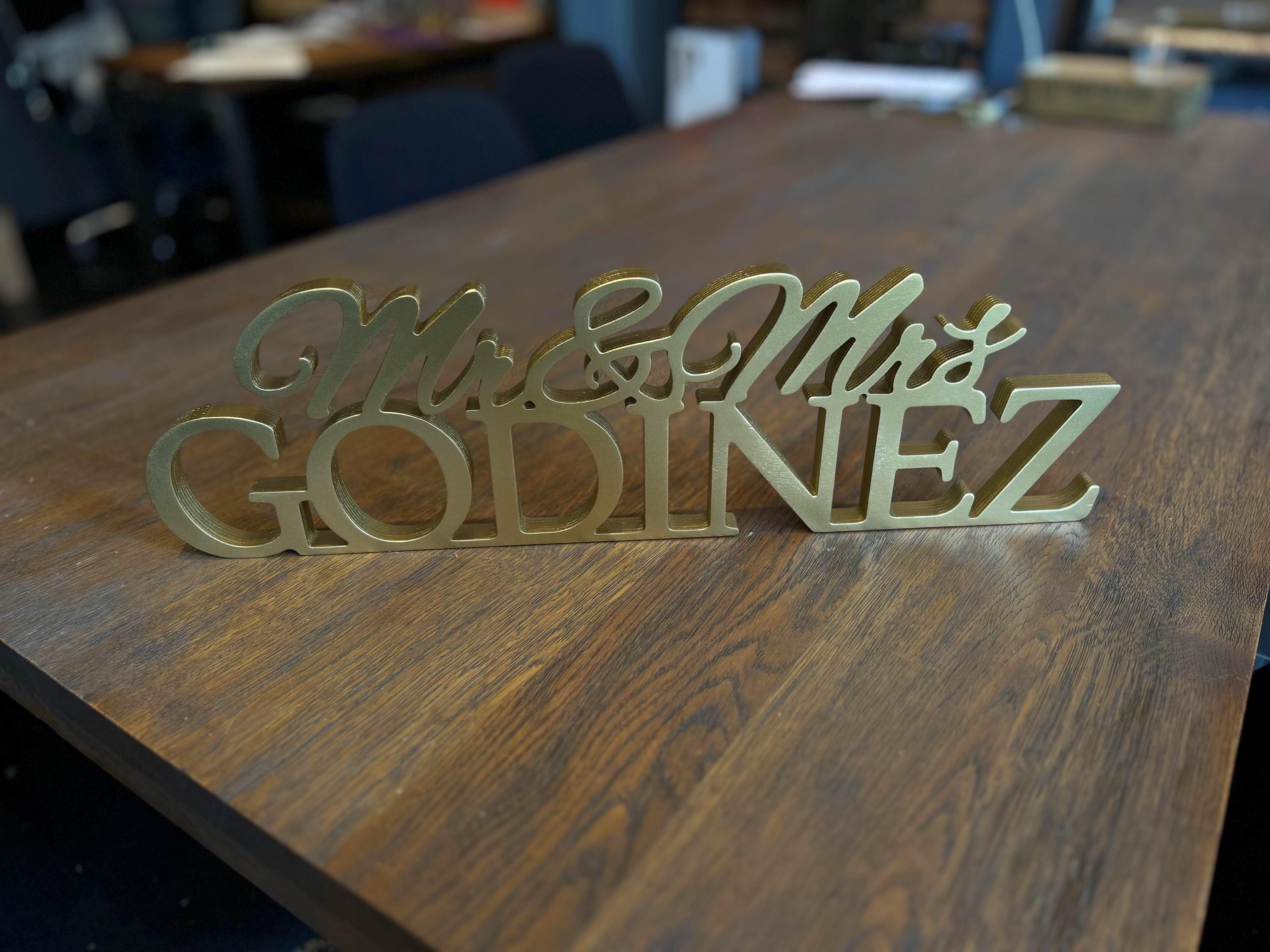 Custom Mr & Mrs Last Name Wooden Wedding Table Sign - Etsy