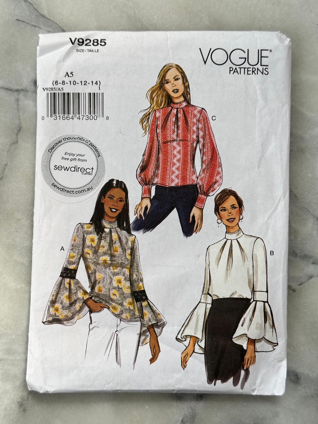2017 Vogue V9285 Sewing Pattern - Misses’ Bell Sleeve Blouse (sizes 6 ...