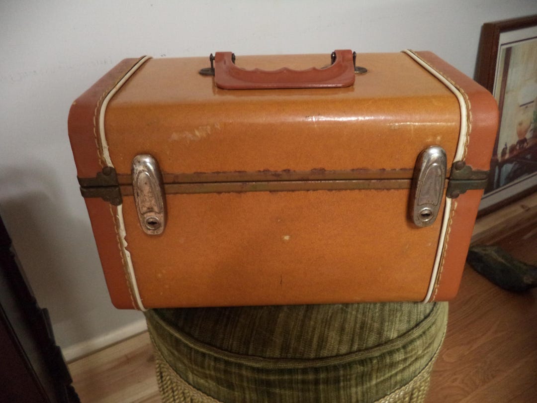 Antique Two Tone Train Case Circa 50's - Etsy