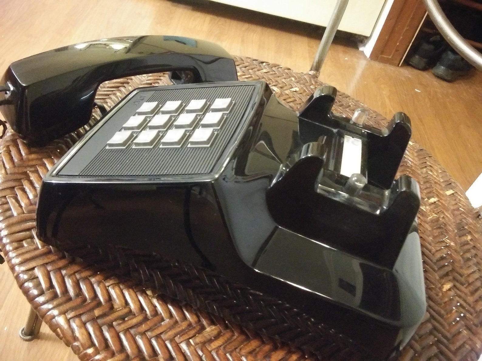 Vintage AT&T Tabletop Push Button Phone 2500 MMGJ Black - Etsy