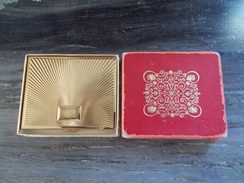 Revlon Mirror Compact (love-pat) Personal Refillable Mirrored Compact ...