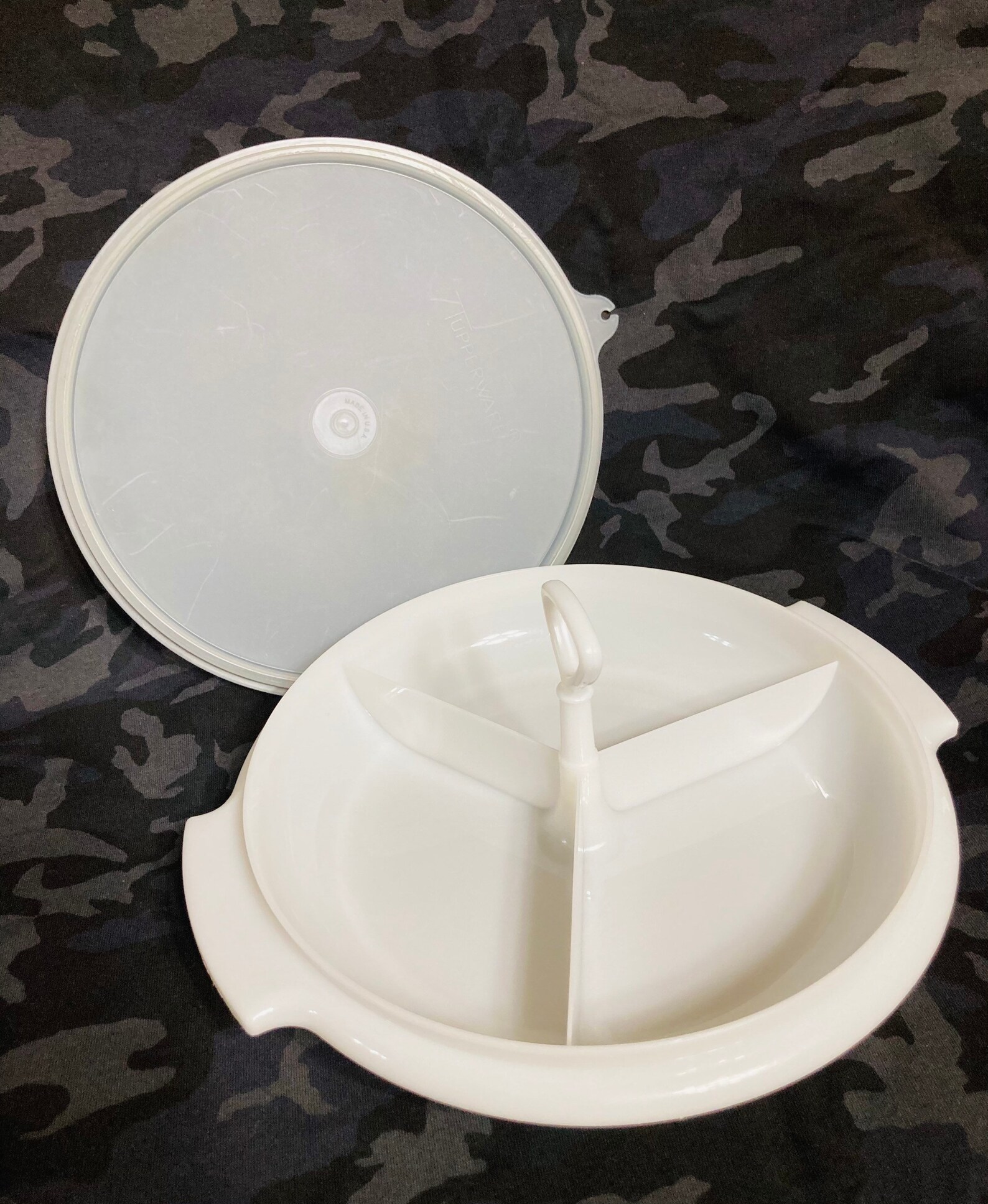 Plateau à relish Tupperware Suzette blanc des années 1980 avec ...