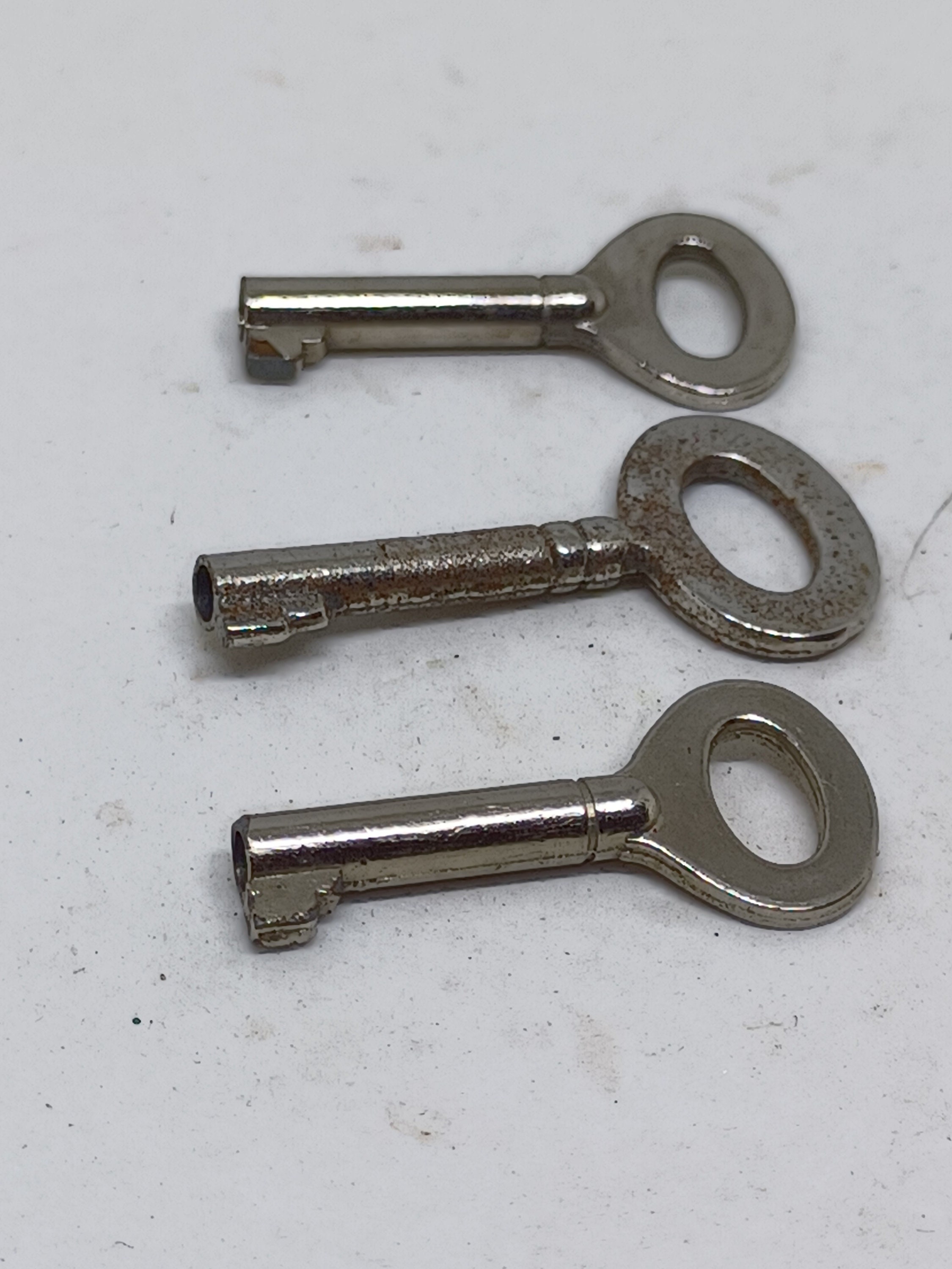 3 Antique Skelton Keys - Etsy