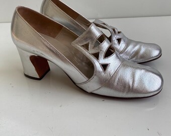 Vintage Women's Pumps - Etsy