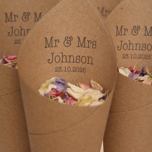 Personalized Wedding Confetti Cones: Mr & Mrs, Handmade - Etsy