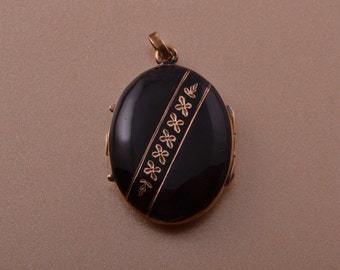 Victorian Locket - Etsy