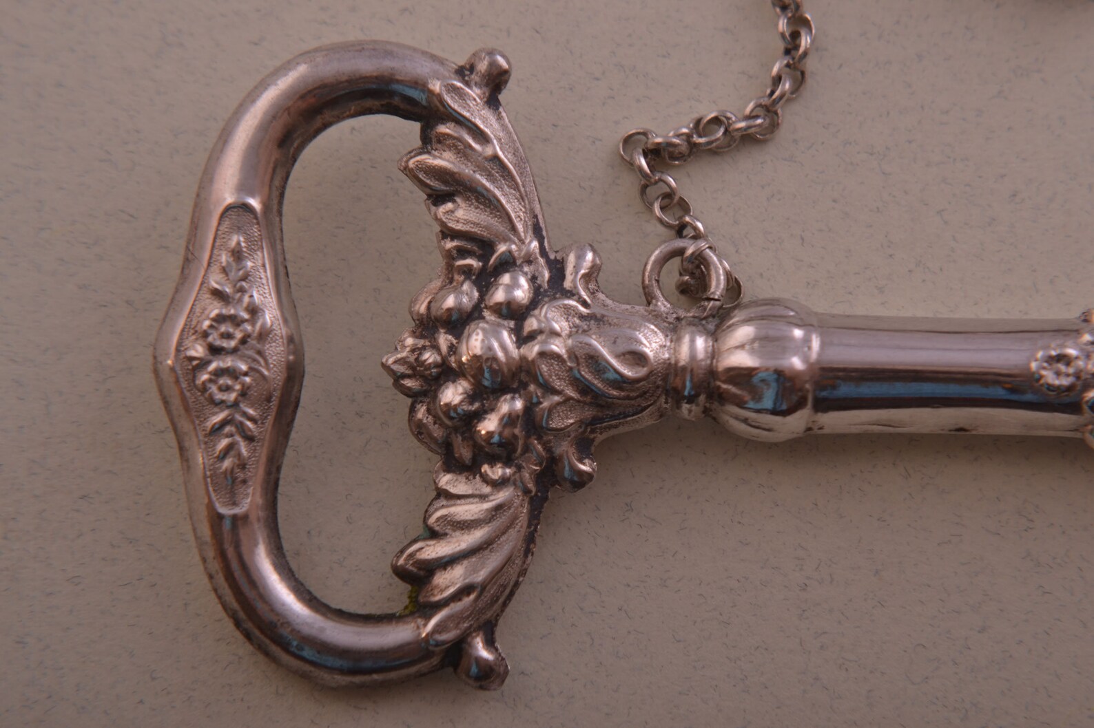 Silver Vintage 2-piece Ornamental Key 934a53 - Etsy